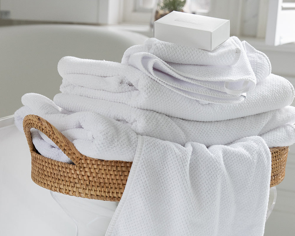 Bedding and Blankets | Luxury Linens Canada | Au Lit Fine Linens