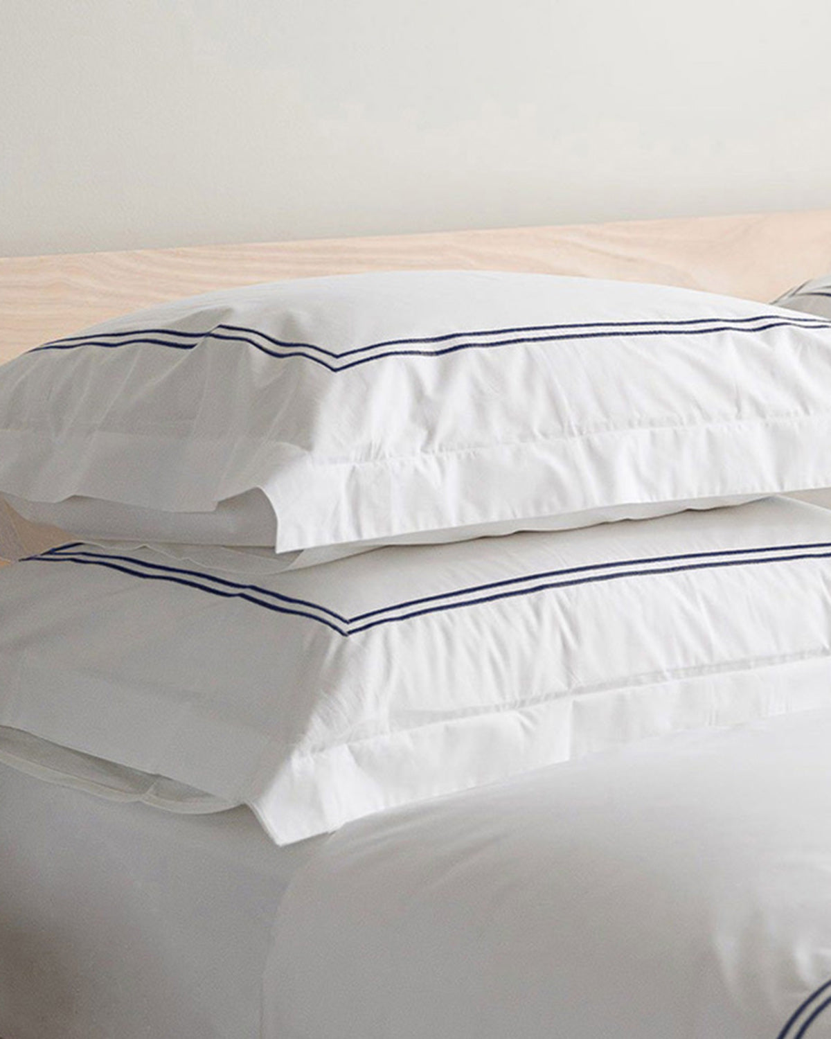 Hotel 2-Line Ink Queen Shams