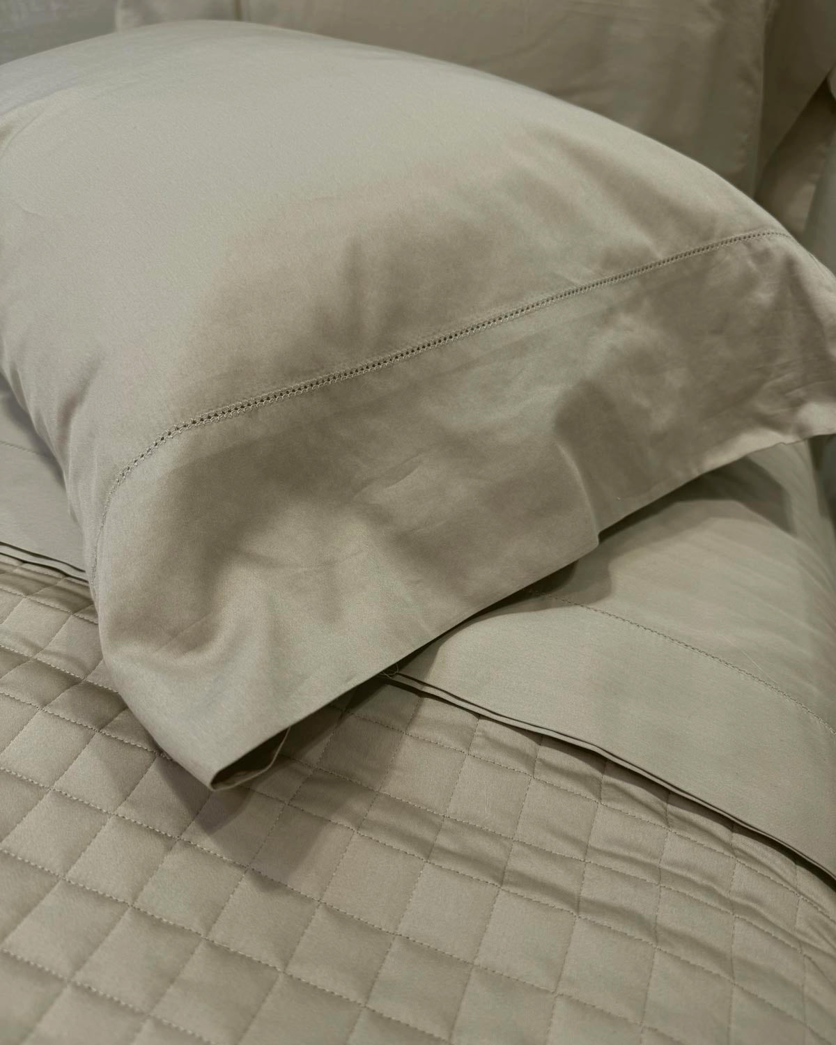 Raffaello Hemstitch Sateen Sheet Set Putty