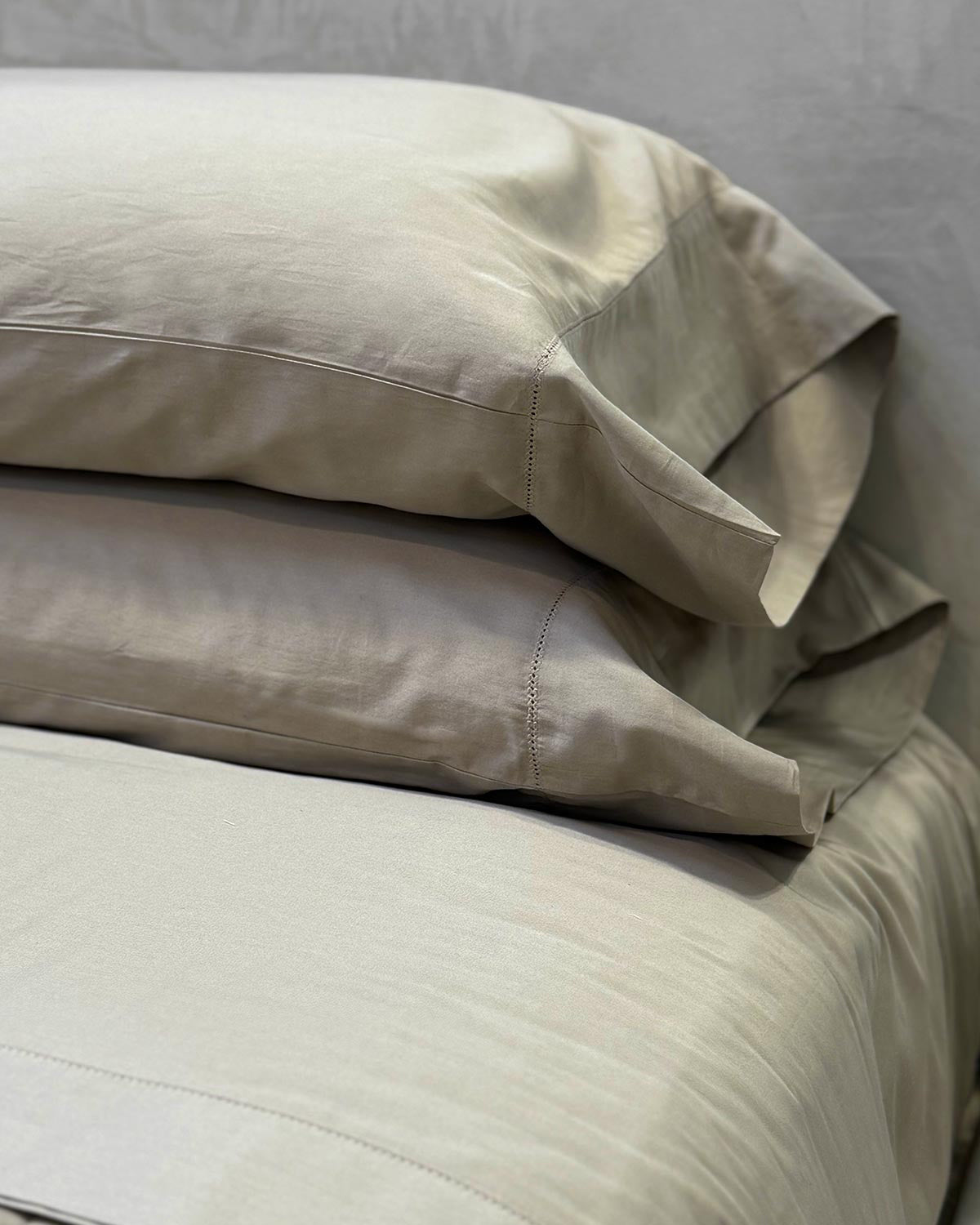 Raffaello Hemstitch Sateen Sheet Set Putty